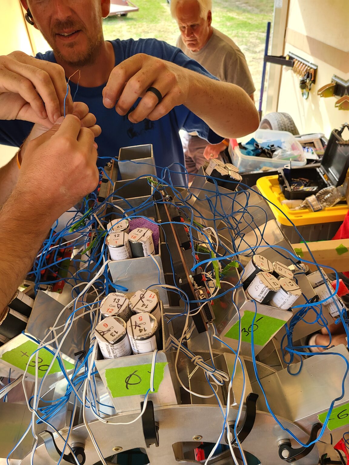 Multi-load single-shot racks - Finale 3D